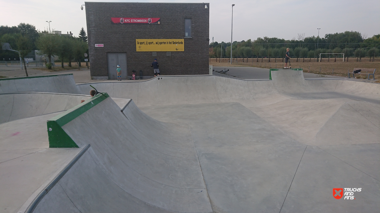 Strombeek Bever skatepark - Trucks and Fins