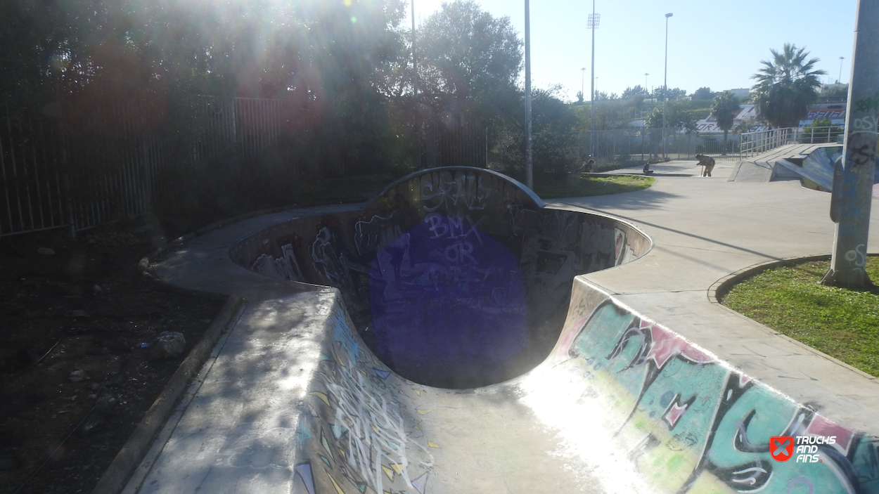 Albufeira skatepark - Trucks and Fins