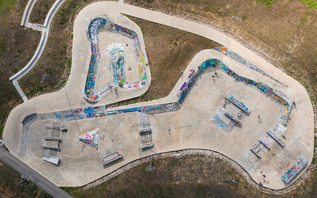Chelas skatepark - Trucks and Fins