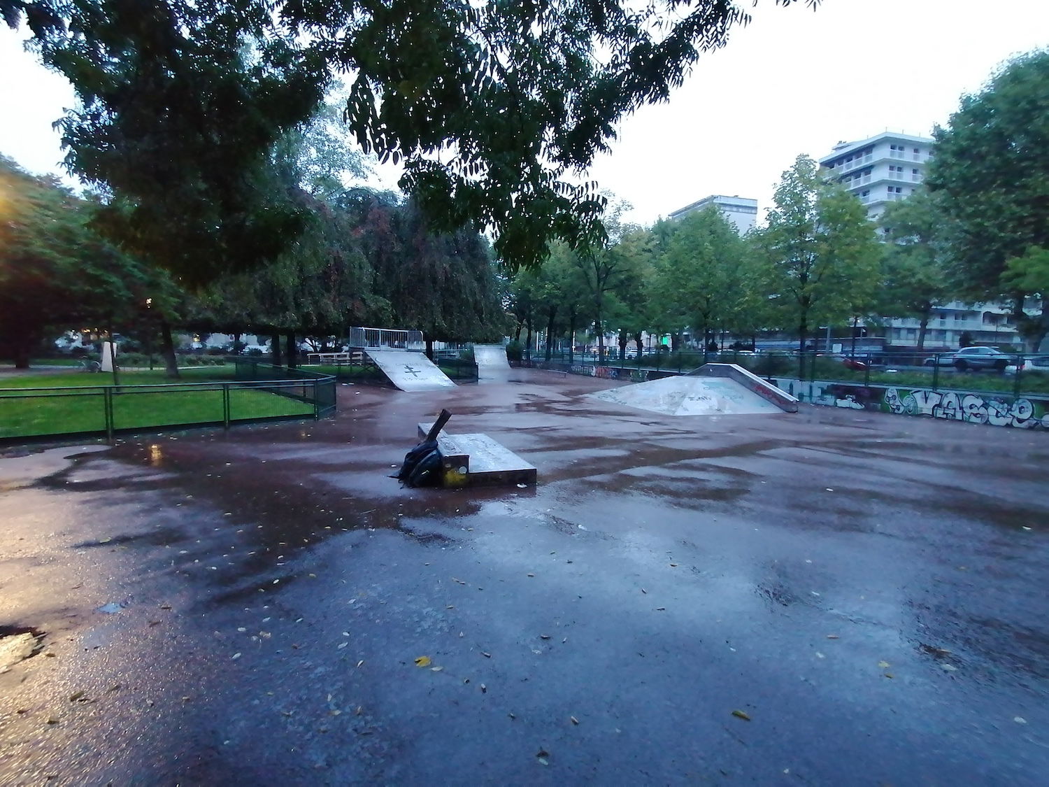 Parc du Verney skatepark - Trucks and Fins