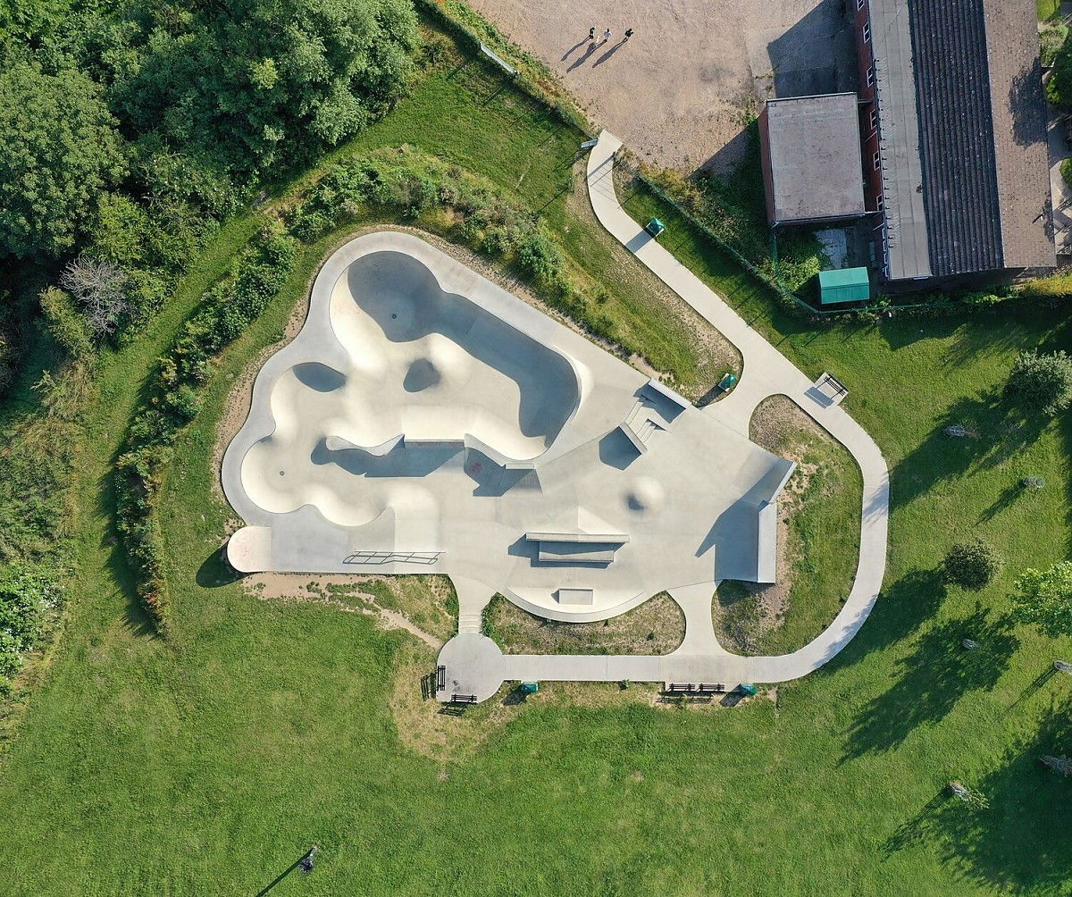 Henley Skatepark - Trucks and Fins